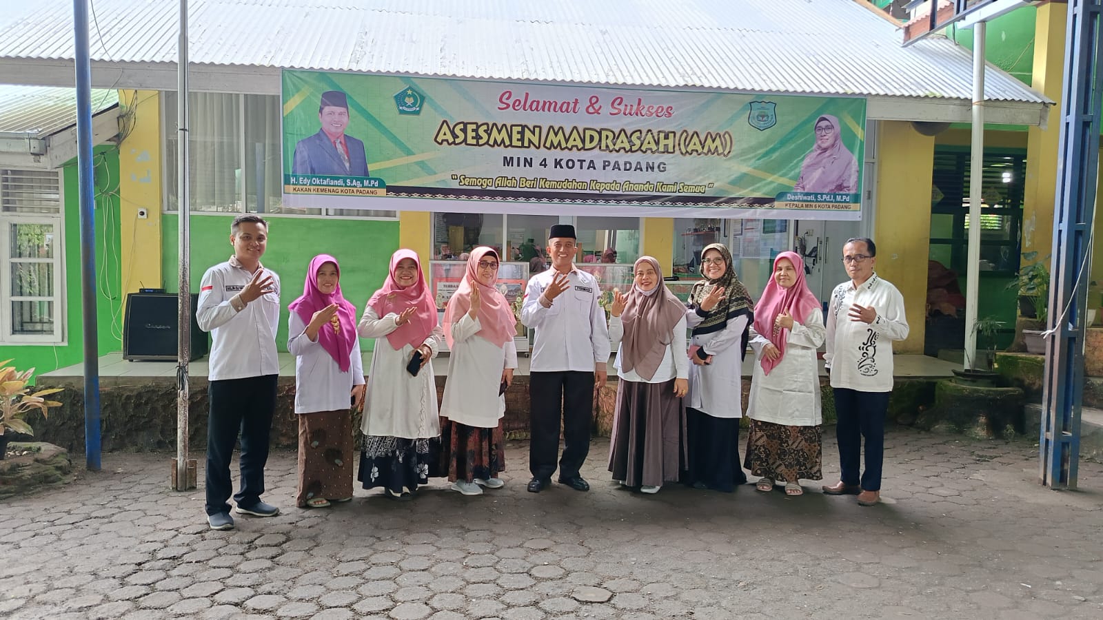 Monev Kakan Kemenag Kota Padang Asesmen Madrasah MIN 4 Kota Padang ... Monev Kakan Kemenag Kota Padang Asesmen Madrasah MIN 4 Kota Padang ...